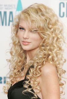 20 Pictures of Young Taylor Swift Before She Was Famous - AMZ Newspaper