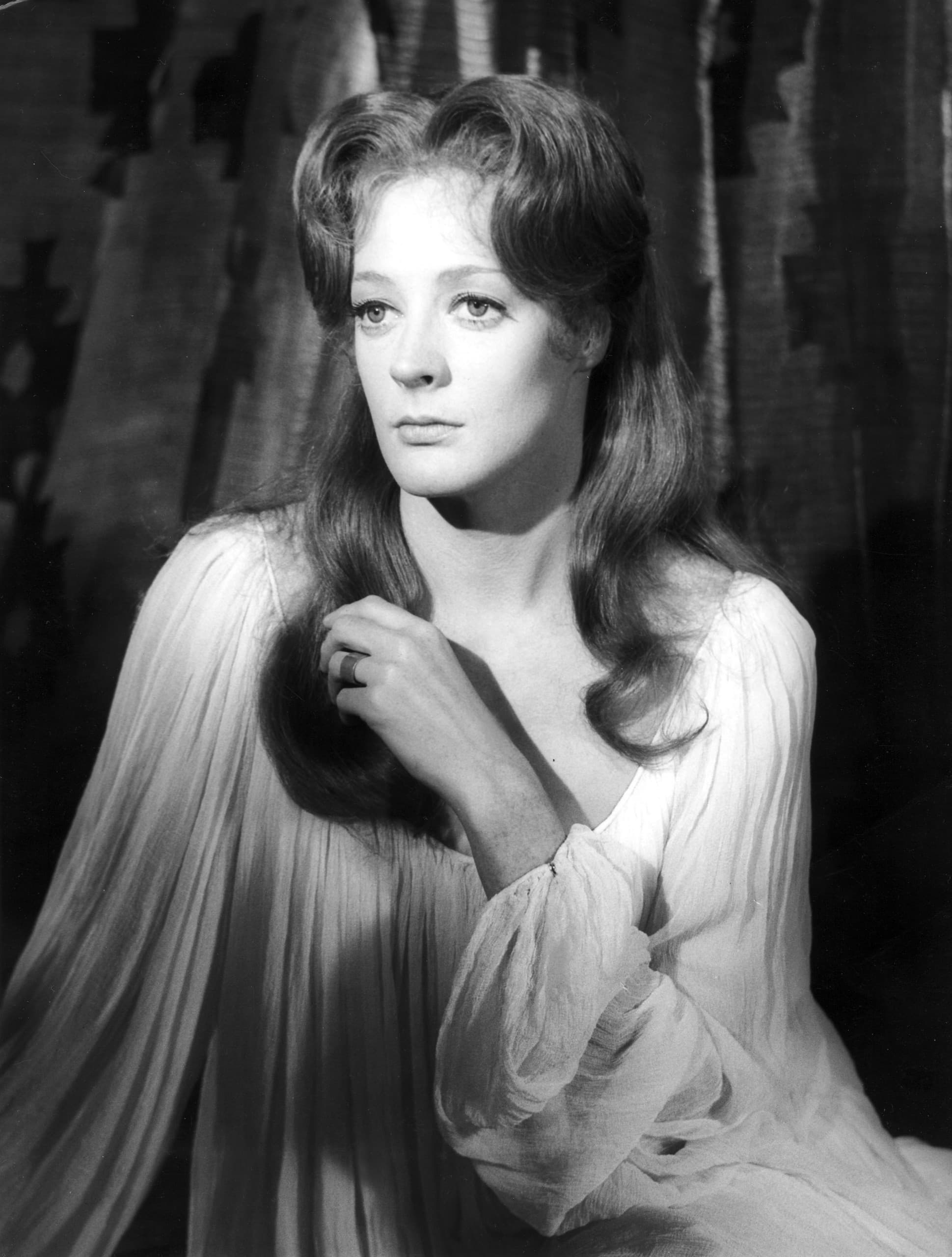 20 Gorgeous Pictures of Young Maggie Smith