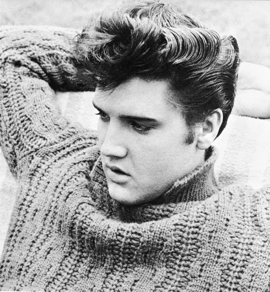 29 Handsome Pictures of Young Elvis Presley