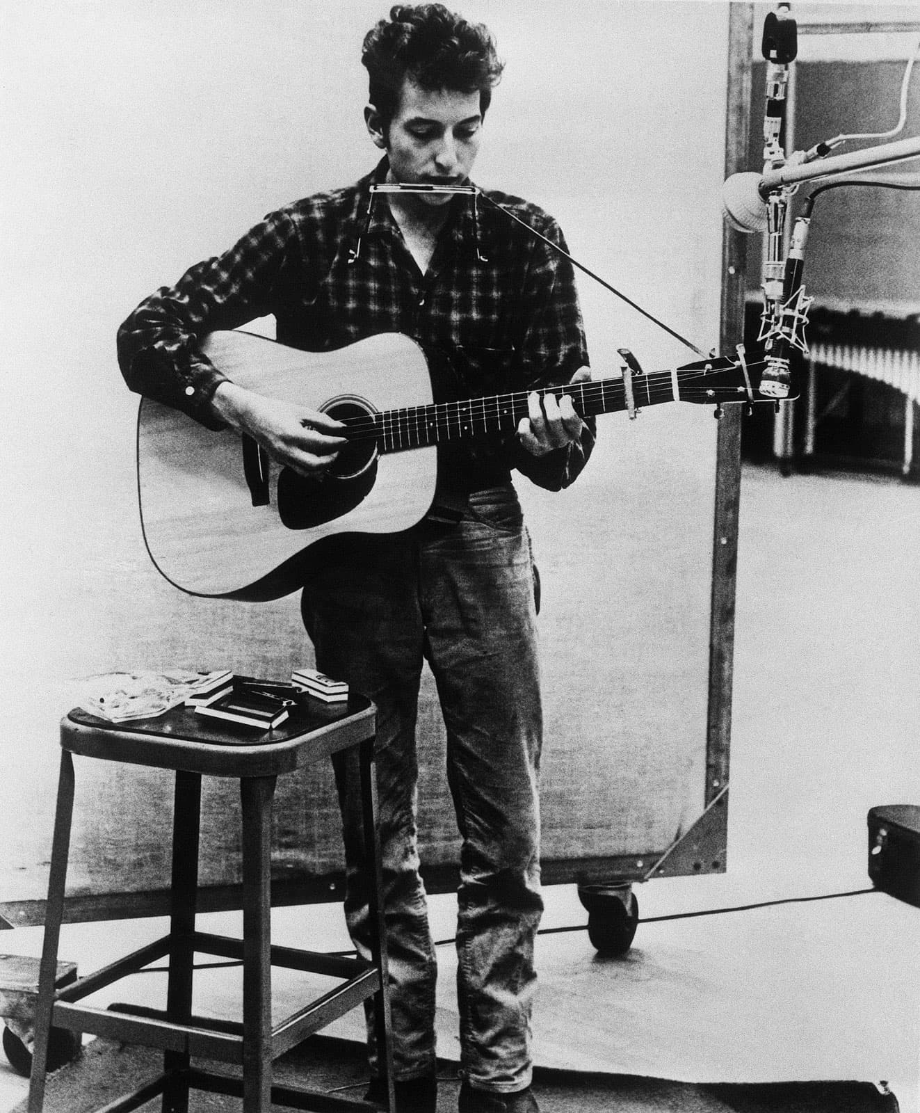 25 Pictures of Bob Dylan When He Was Young