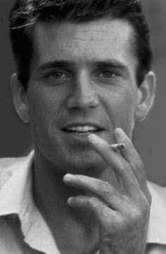 20 Pictures of Mel Gibson When He Was Young