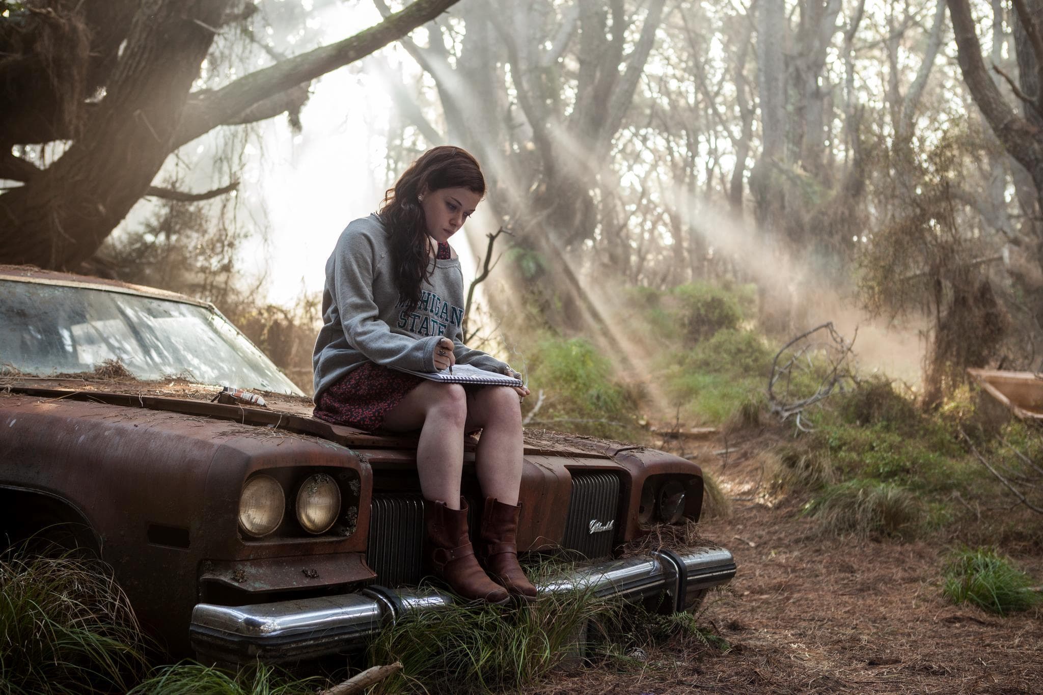 28 Easter Eggs in Horror Movies, Ranked