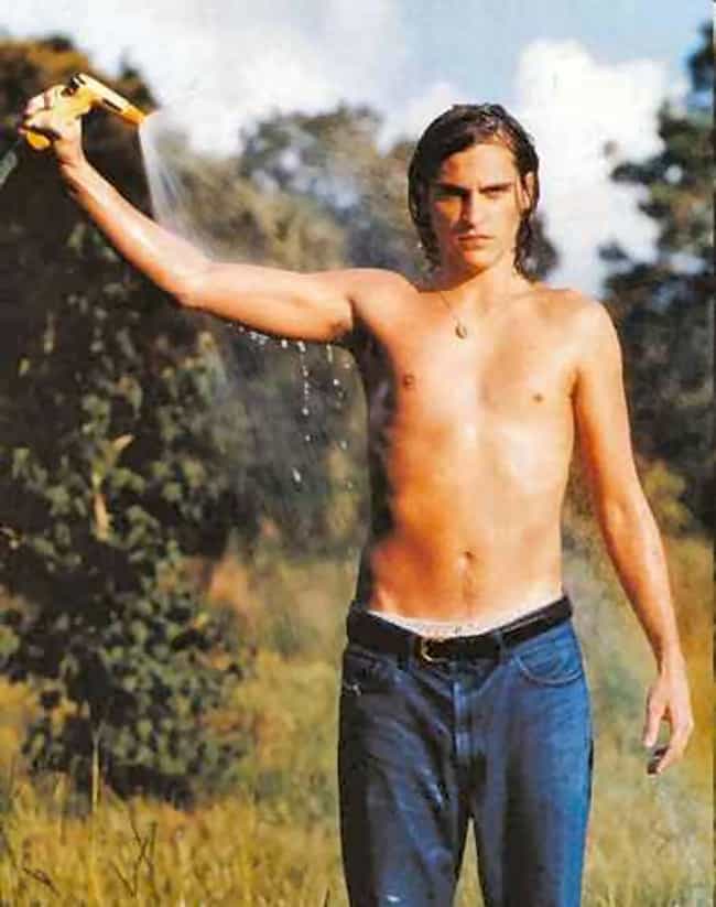 20 Photo of Joaquin Phoenix When He Was Young 20 Photo of Joaquin Phoenix When He Was Young
