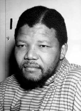 23 Photos of Nelson Mandela When He Was Young