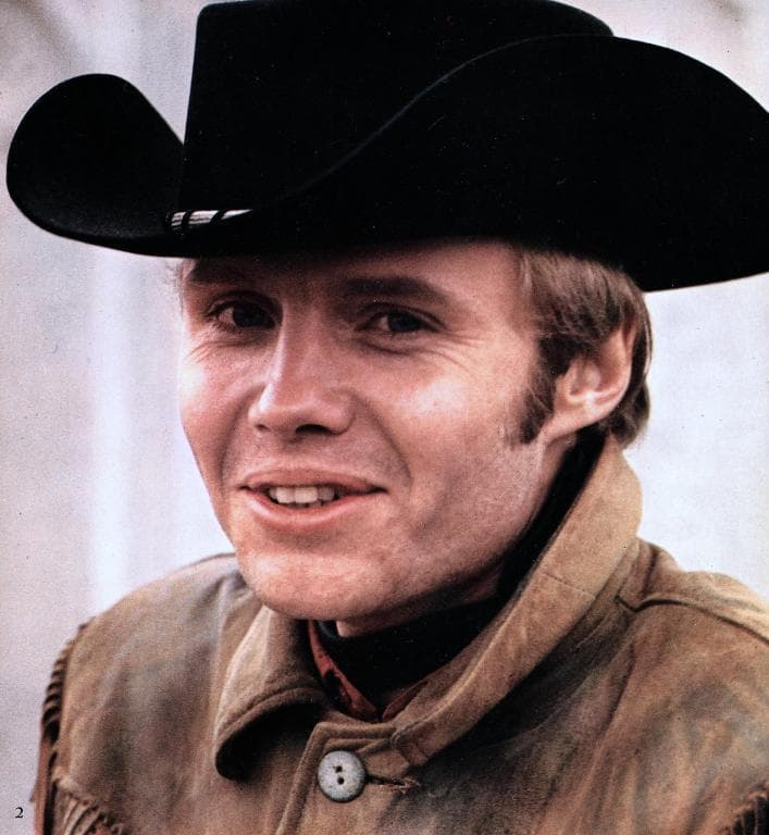 17 Photos of Jon Voight When He was Young