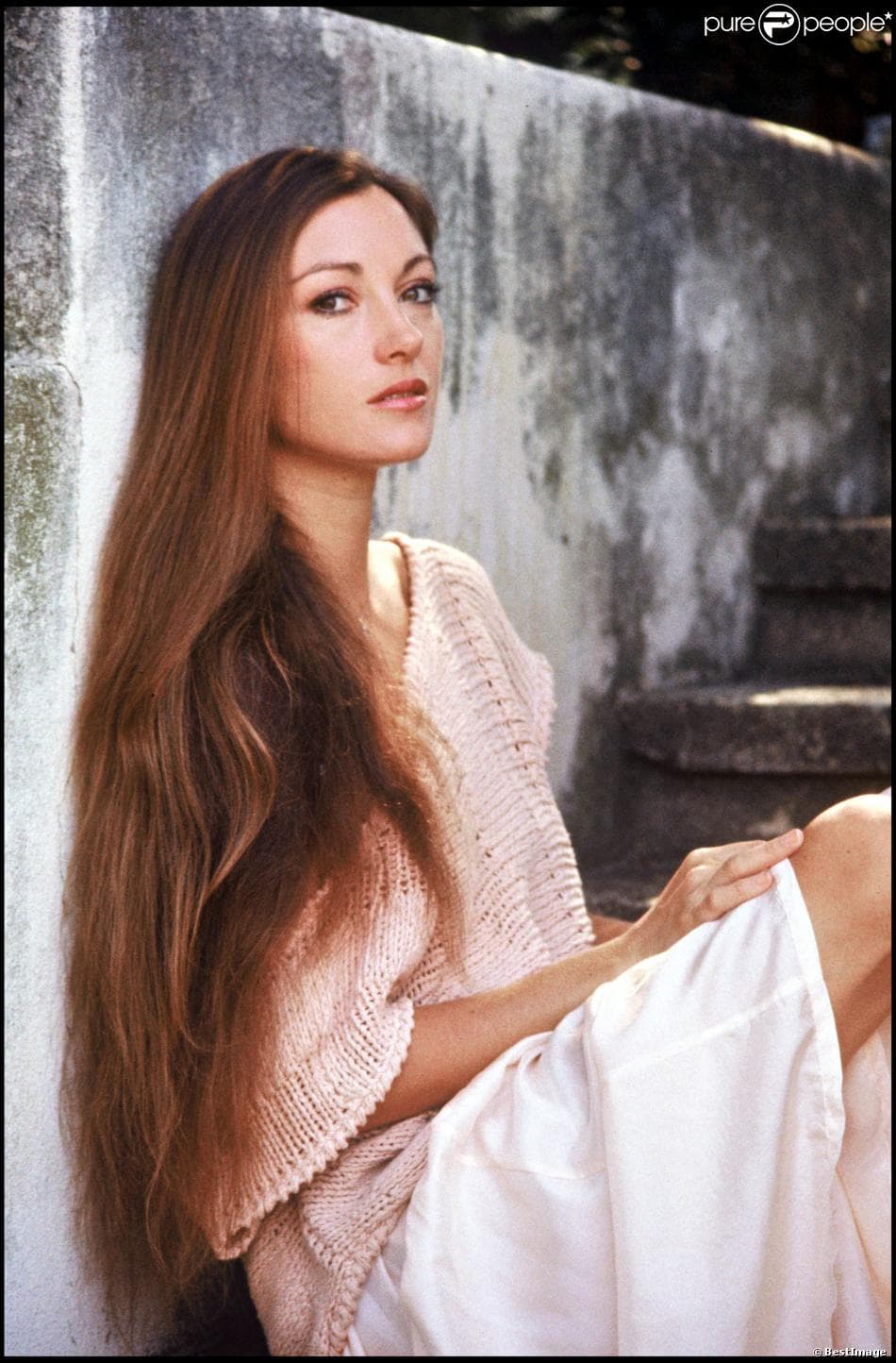 30 Photos of Jane Seymour When She Was Young