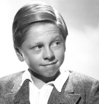 30 Photos of Mickey Rooney When He Was Young