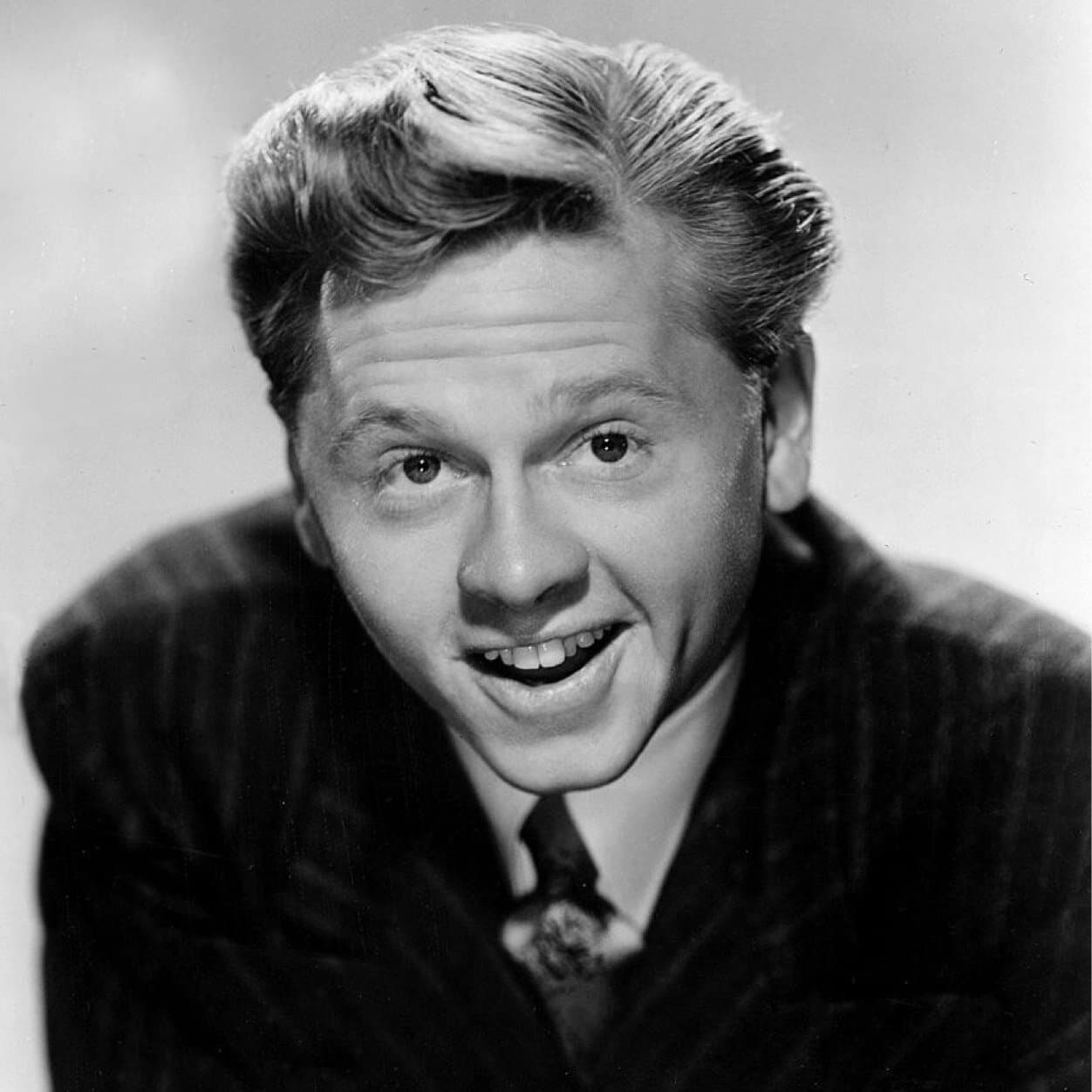 30 Photos of Mickey Rooney When He Was Young