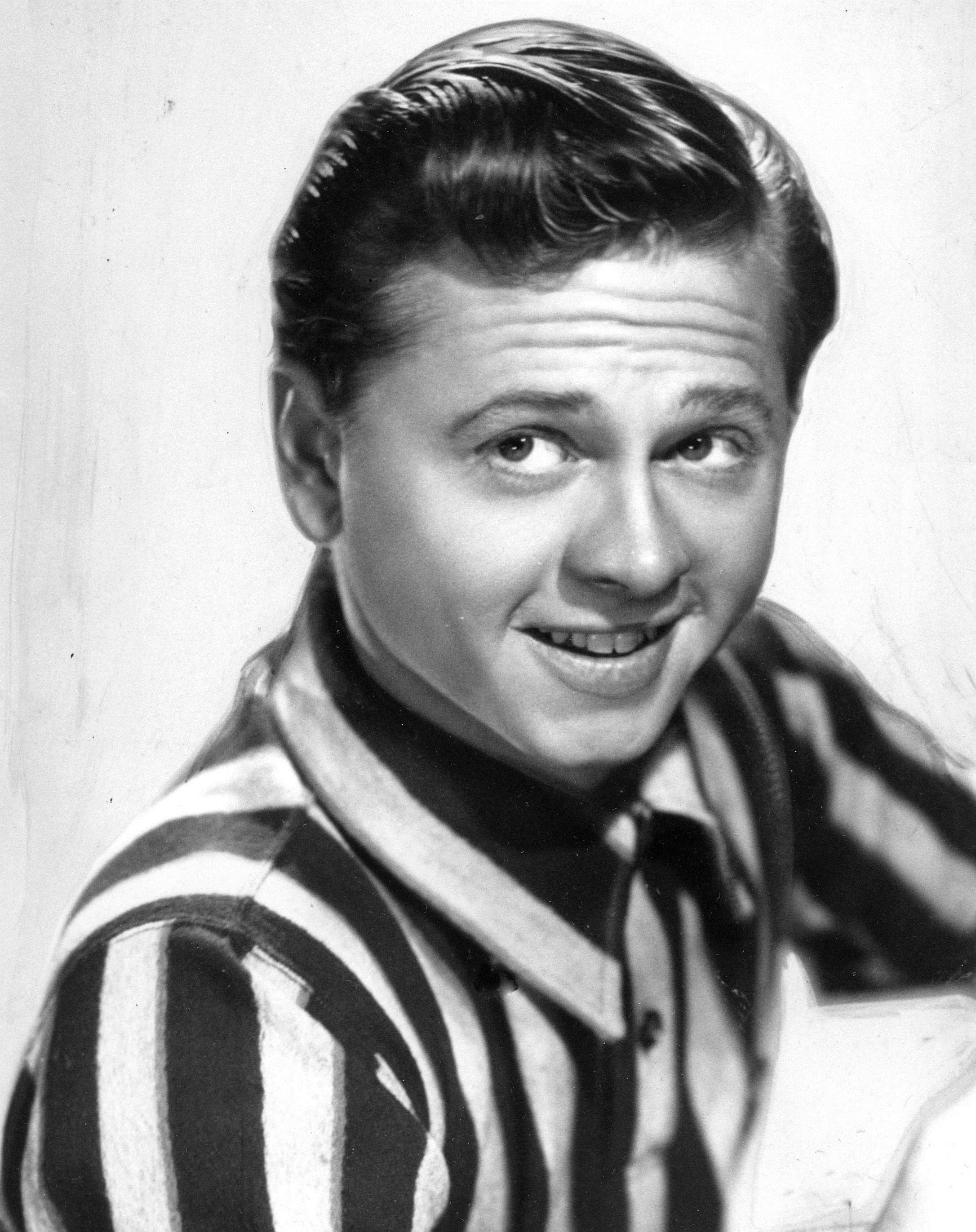 30 Photos of Mickey Rooney When He Was Young