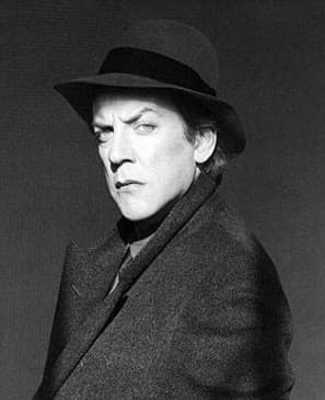 21 Photos of Donald Sutherland When He Was Young