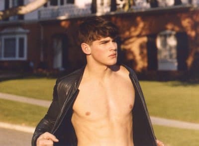 27 Photos of Ashton Kutcher When He Was Young