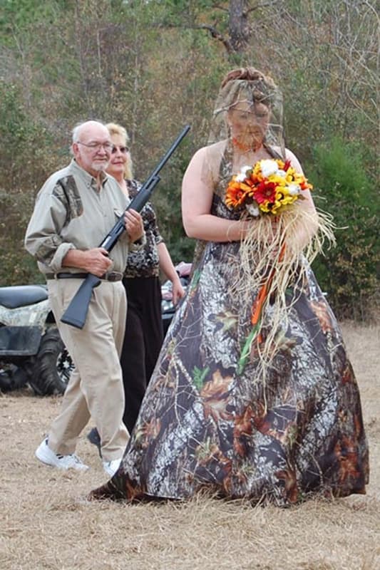 14 Redneck Wedding Photos, Ranked