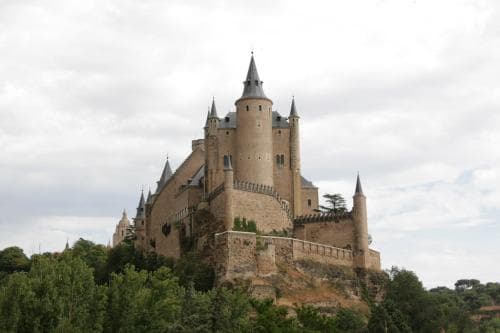 The Best Fictional Castles and Fortresses, Ranked By Nerds