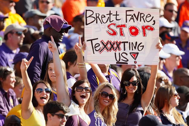 33 Funny Game Day Signs | Creative Sports Signs from Fans