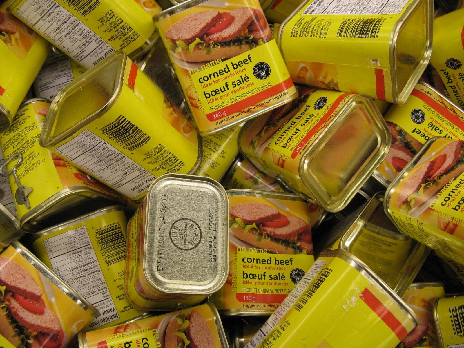 Best Gifts to Send Overseas Soldiers in a Care Package