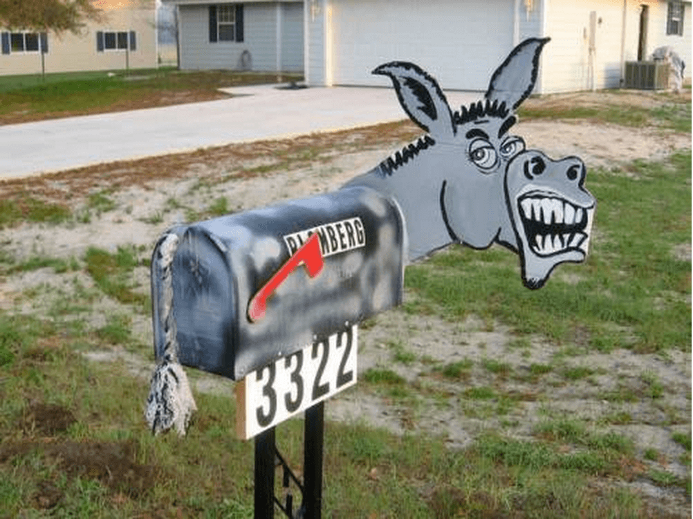20 Hilarious Mailboxes You Wish You Thought of (Photos)