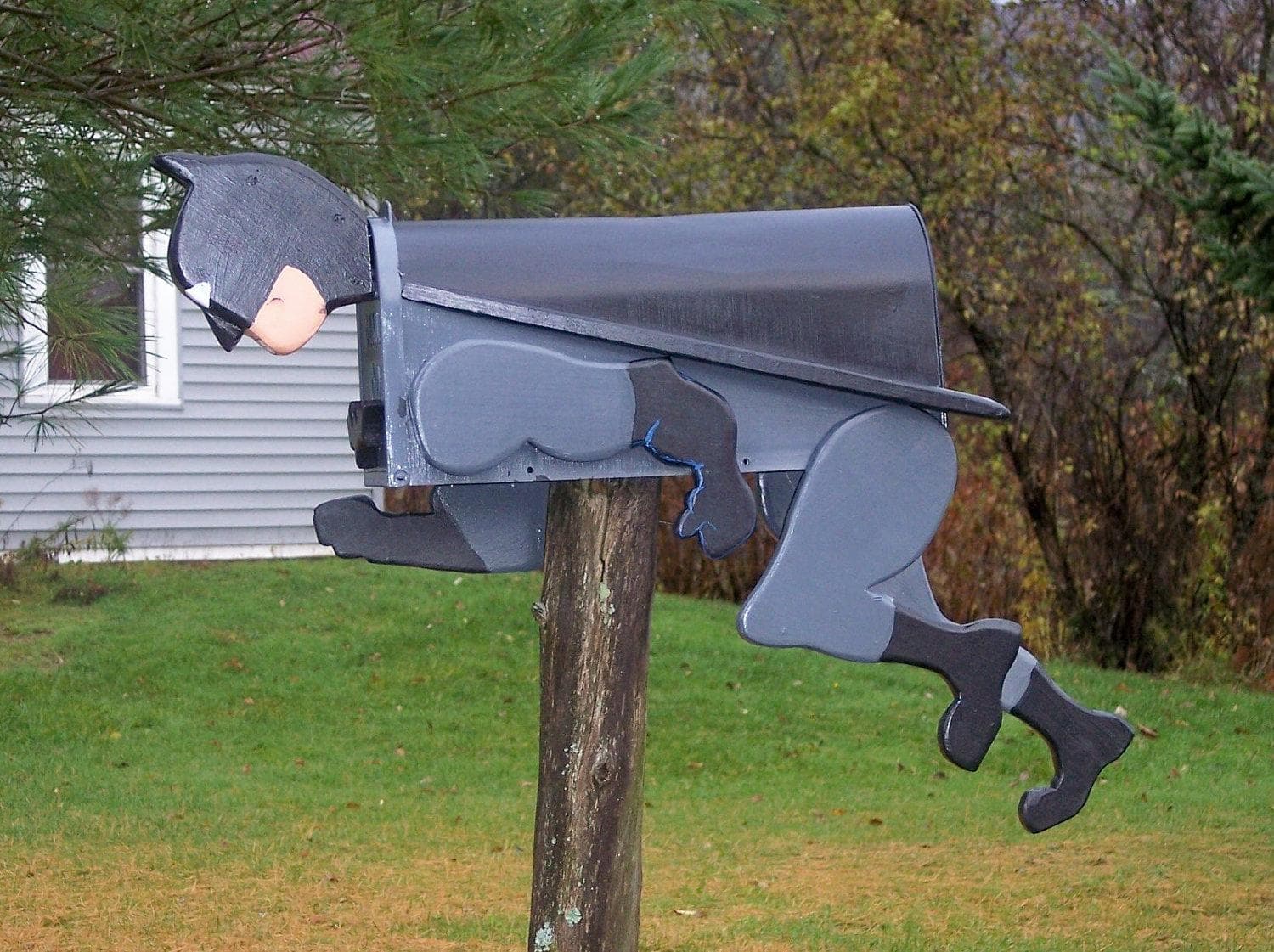 20 Hilarious Mailboxes You Wish You Thought of (Photos)