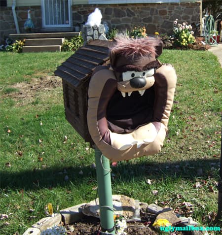 20 Hilarious Mailboxes You Wish You Thought of (Photos)