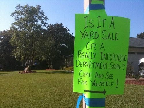33 Funny Yard Sale Signs That Are Too Good (Photos)