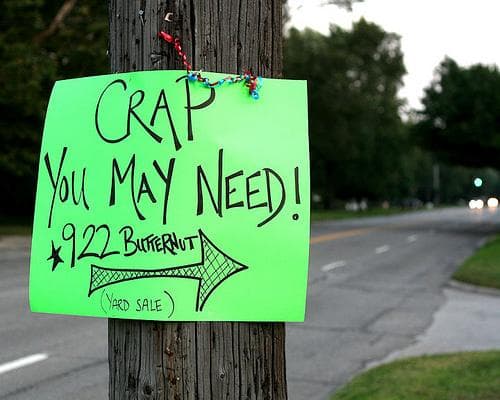 33 Funny Yard Sale Signs That Are Too Good (Photos)