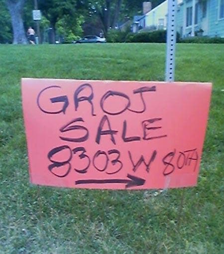 33 Funny Yard Sale Signs That Are Too Good (Photos)