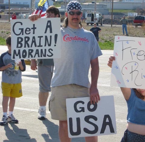 20 Idiots Who Misspelled Their Political Signs