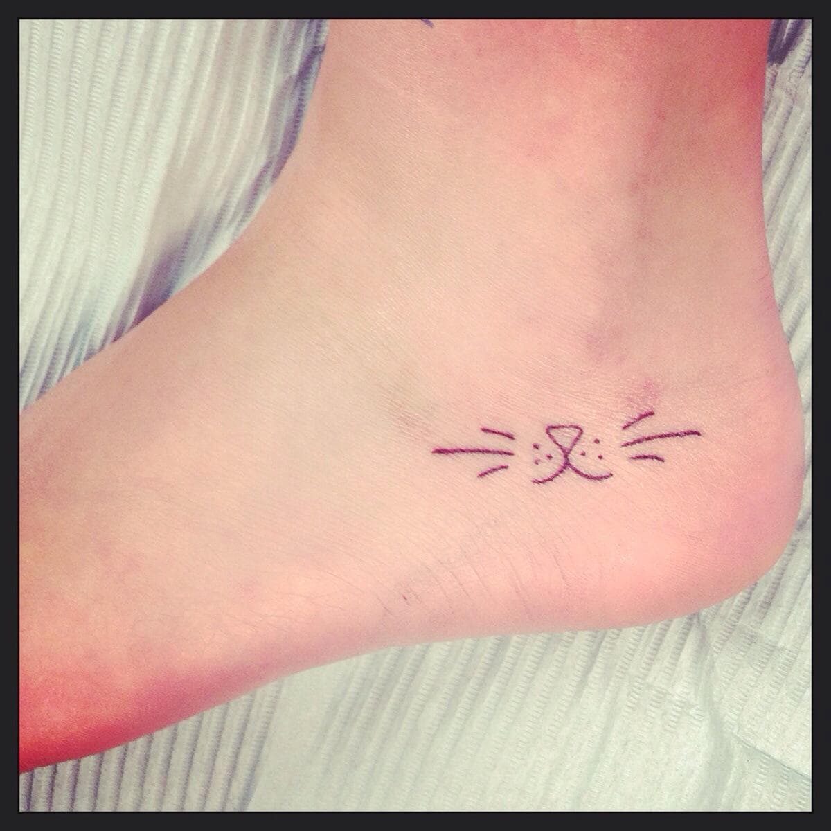 33 Awesome Tiny Tattoo Ideas for Girls