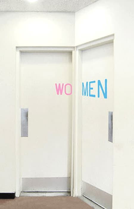 42 Funny Mens and Womens Bathroom Signs Spotted in Public