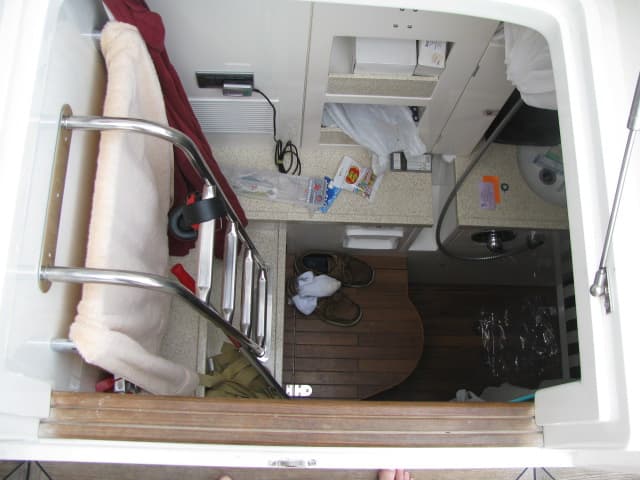 30 Claustrophobia Pictures of Scary Tight Spaces