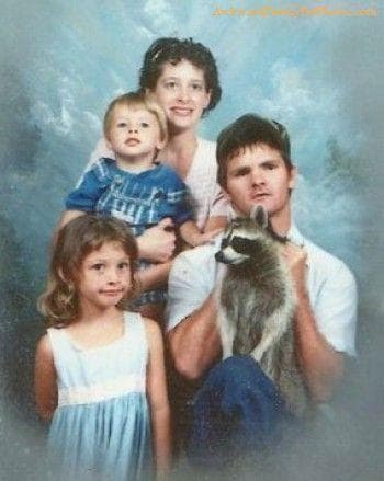 25 Awkward Redneck Family Photos