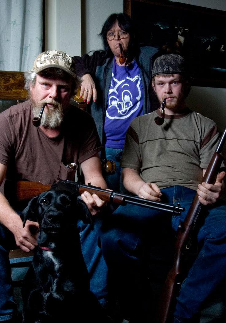 25 Awkward Redneck Family Photos