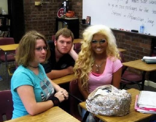 18 Spray Tan Fails That Will Give You Nightmares