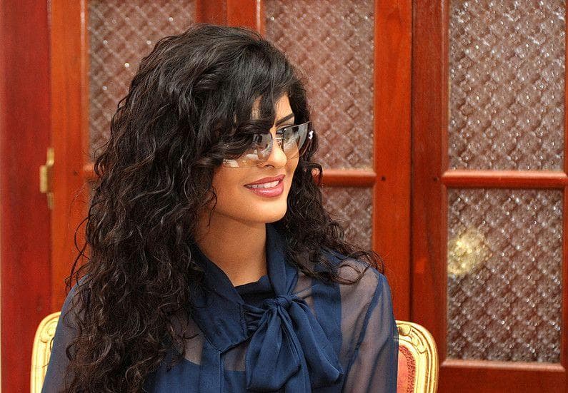 The Most Beautiful Trophy Wives of Billionaires, Ranked By Fans