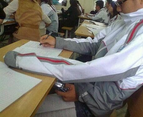 24 Creative Ways to Cheat on Tests (Photos)