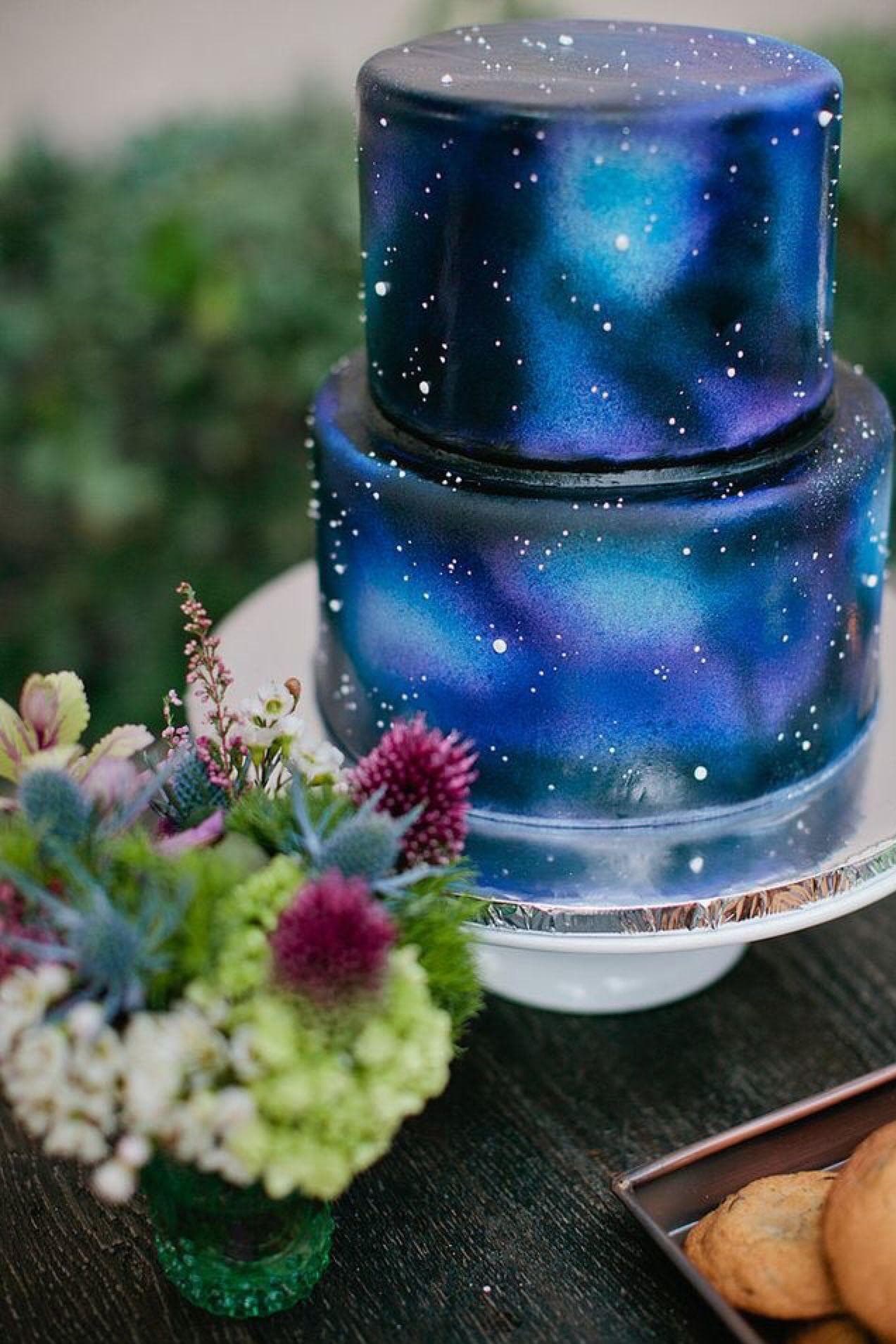 36 Space Cakes That Are Out of This World