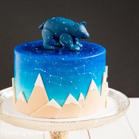 36 Space Cakes That Are Out of This World