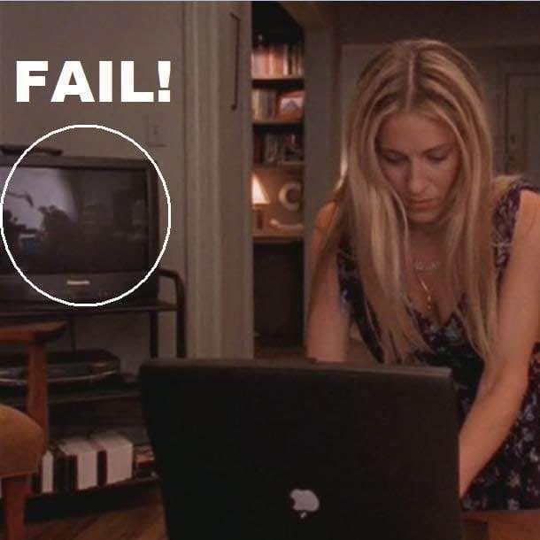 22 Hilarious Mirror Reflections Caught on Camera