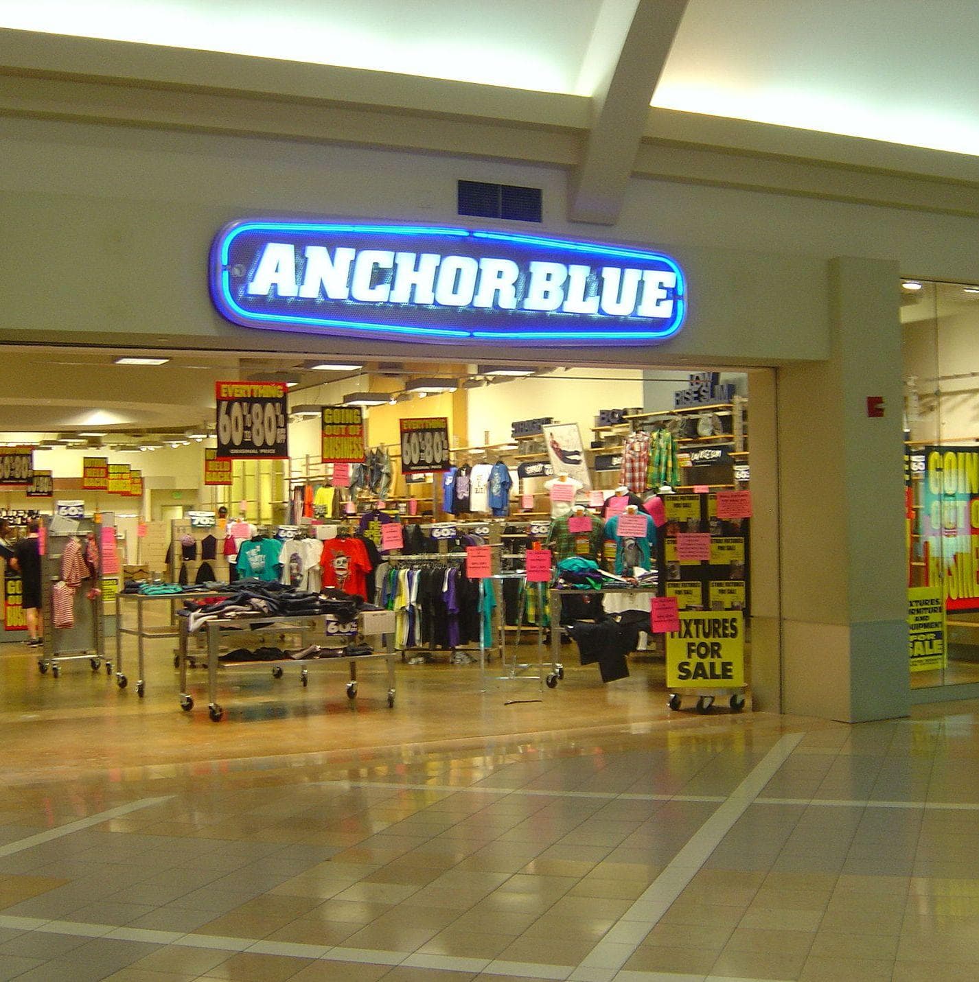 The Best Mall Stores From The 2000s That No Longer Exist