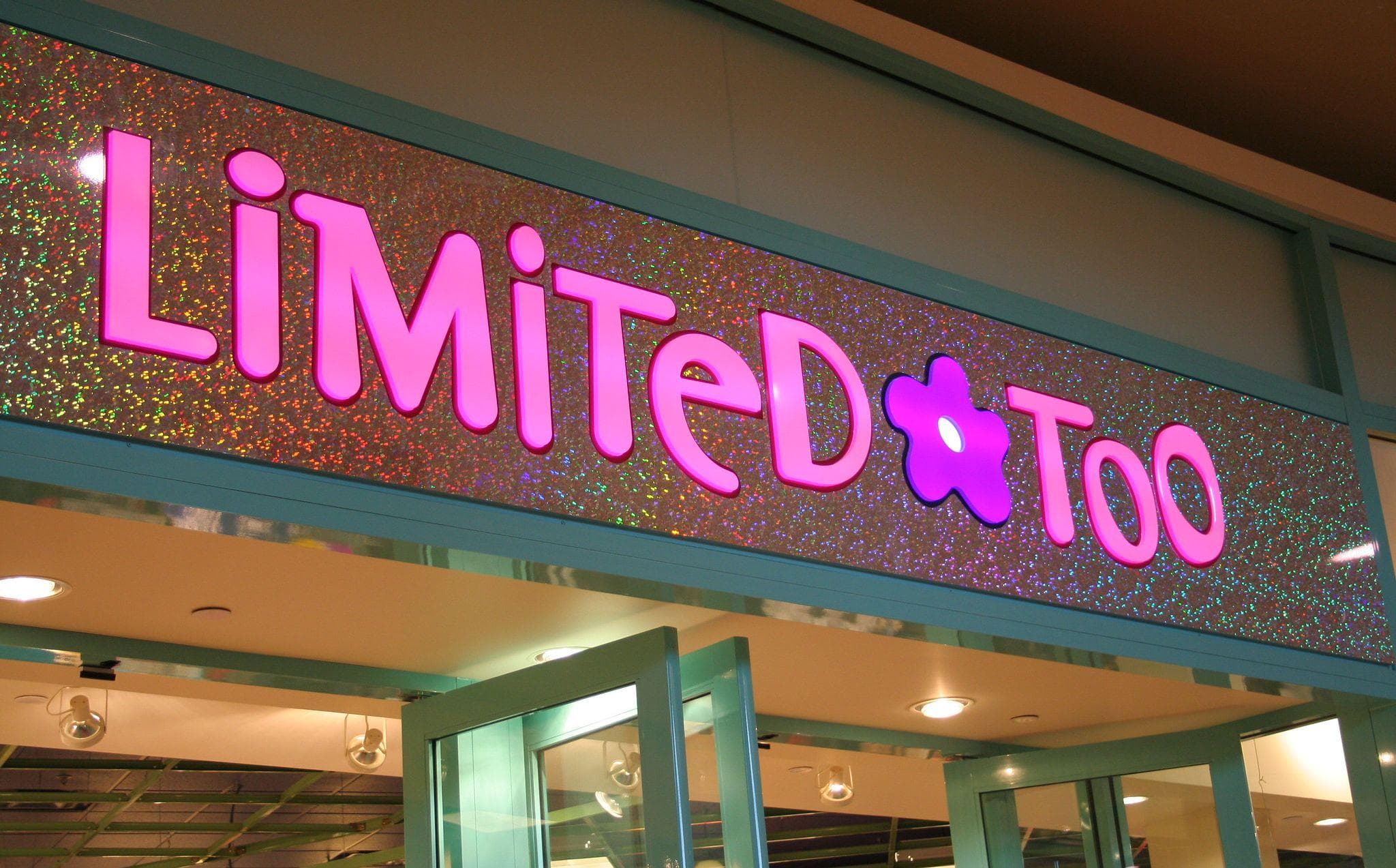 The Best Mall Stores From The 2000s That No Longer Exist