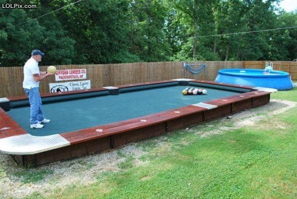 25 Funny Swimming Pool Pictures Just In Time For Summer