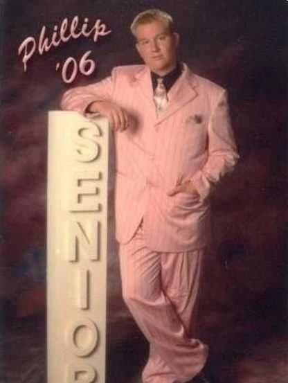 27 Embarrassing Senior Portraits That Will Make You Cringe