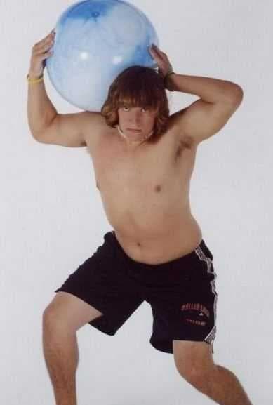 27 Embarrassing Senior Portraits That Will Make You Cringe