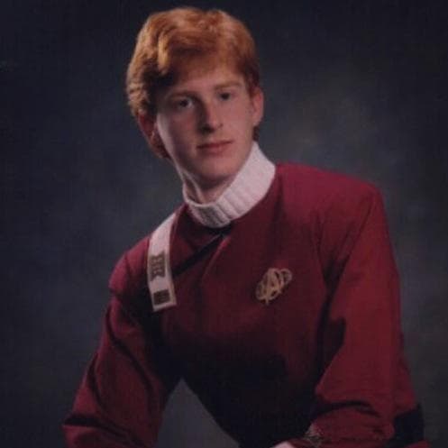 27 Embarrassing Senior Portraits That Will Make You Cringe