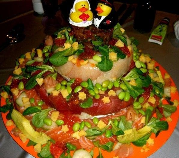 15 Cringe-Worthy Wedding Cake Fails