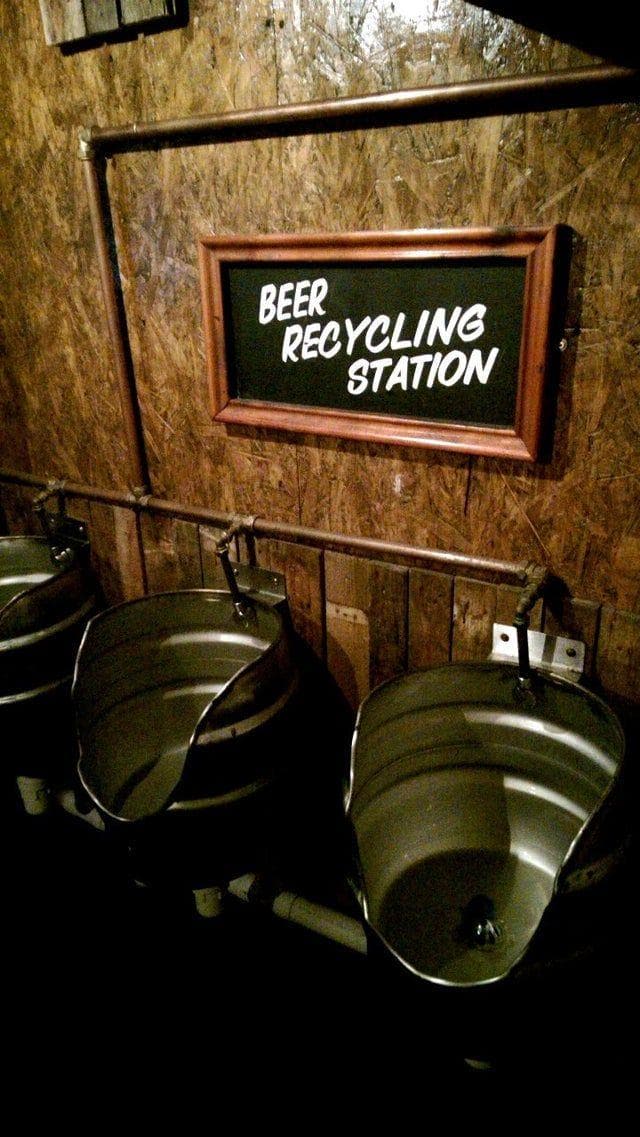 25 Funny Bar Signs You'd Cheers To