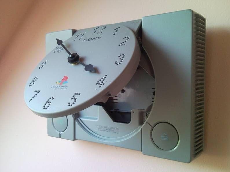 29 Funny Clocks That Are Set to LOL O'Clock