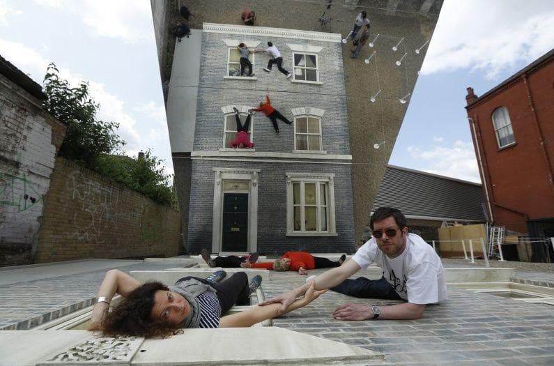 The Most Confusing Perspective Pictures You'll See All Day