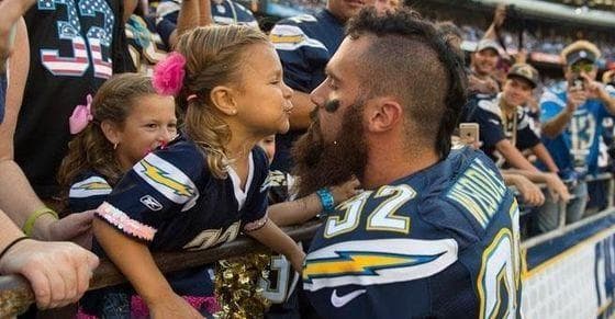 Adorable Pictures of NFL Players Caught Being Dads