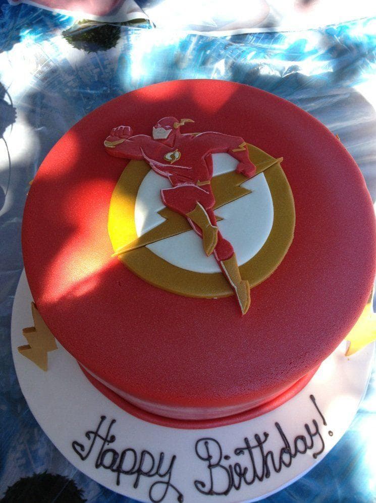 23 Amazing Cakes Inspired by Comic Books and Superheroes