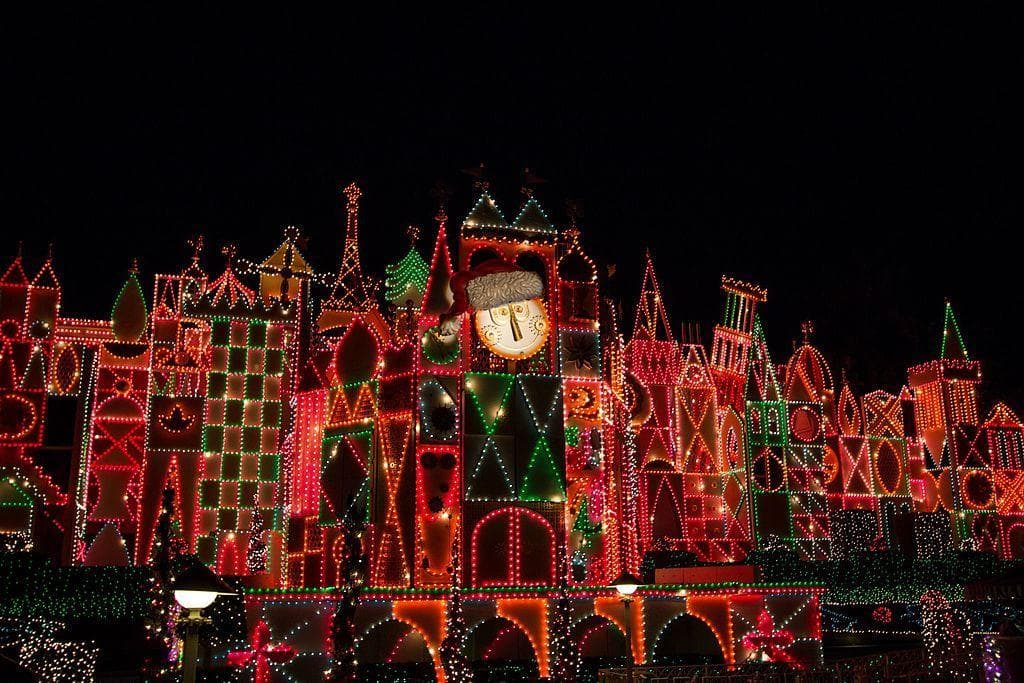 17 Creepy Stories & Legends About Disneyland That Will Creep You Out